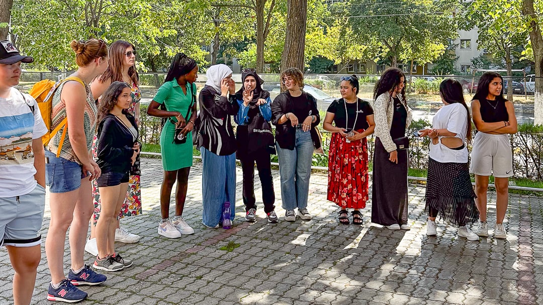 "Reach Your Peak!" in Romania | Generation Europe – The Academy